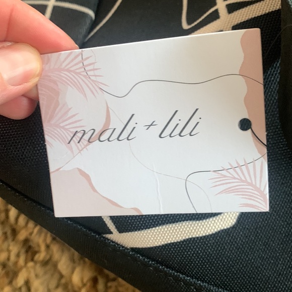 Mali & Lili | Bags | Nwt Mali Lili Weekender Bag Missing Shoulder Strap ...